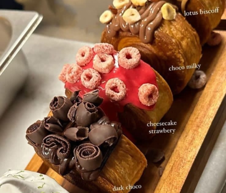 Menu Viral Cromboloni Dihadirkan di Aston Serang Hotel & Convention ...