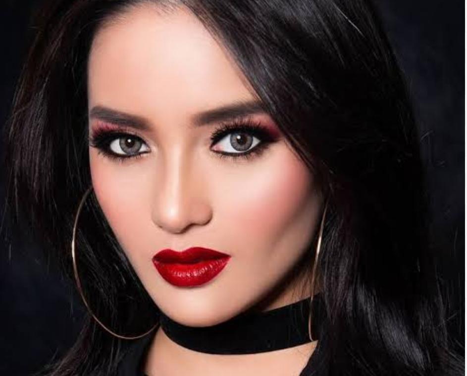 Habis Viral Makeup Flawless Terbitlah Makeup Bold yang Kembali Hits Begini Tipsnya zetizens.id