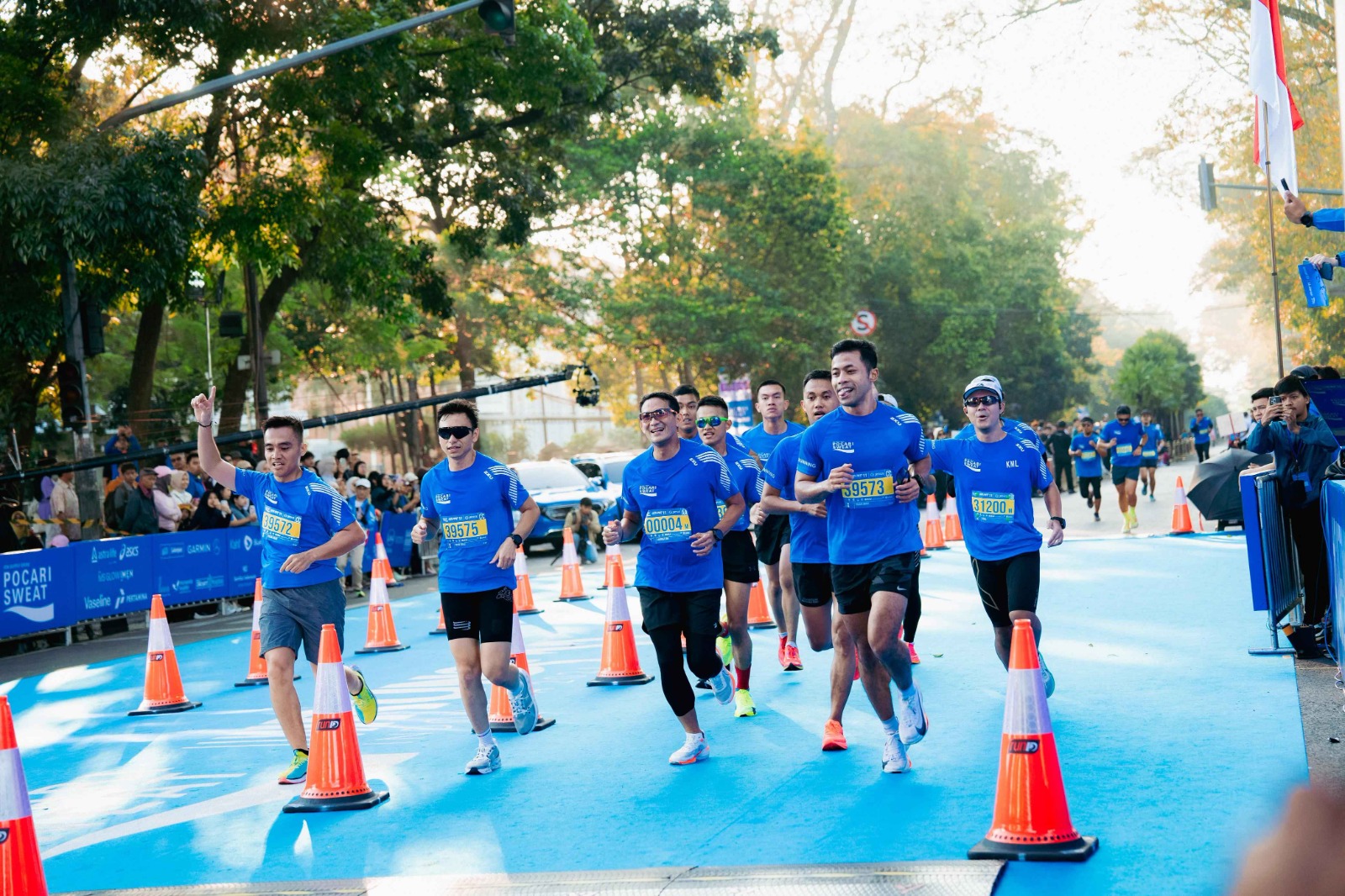 42.000 Pelari Biru Berkeringat lewat POCARI SWEAT Run Indonesia 2024 ...