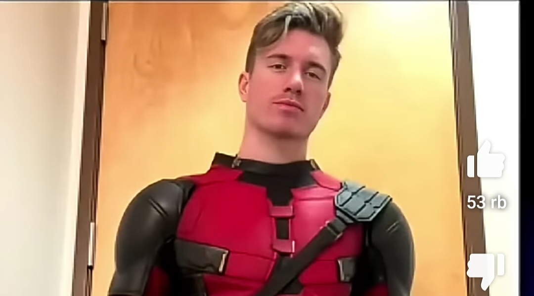 Nick Pauley, Sosok di Balik Deadpool yang Joget dengan Lagu Bye Bye Bye ...