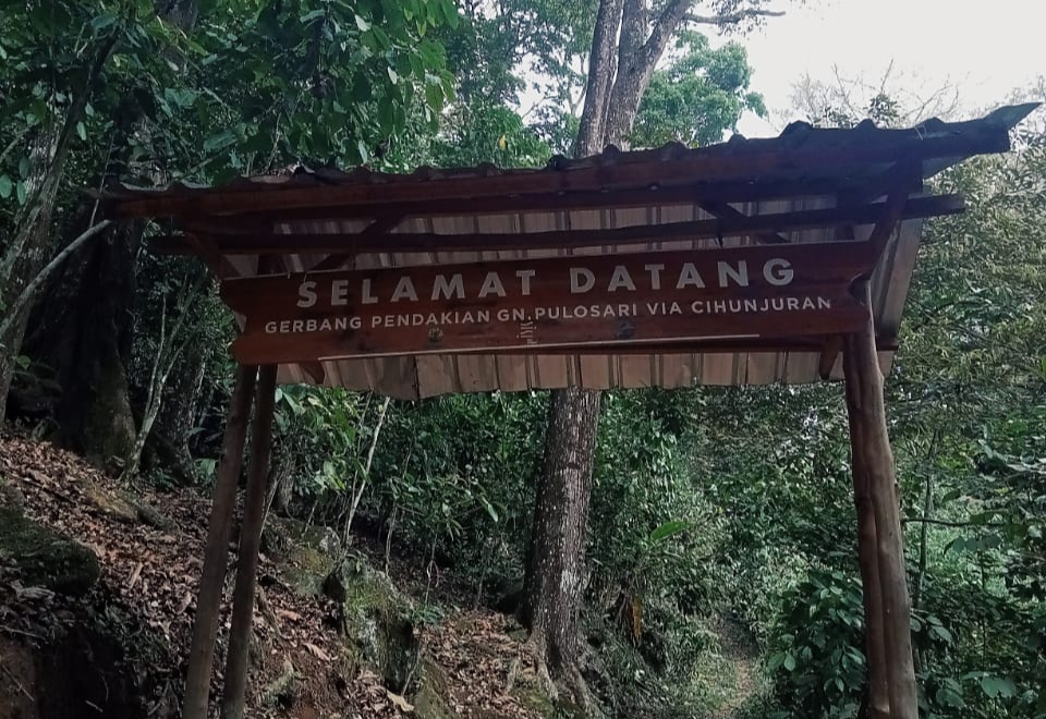 Gunung Pulosari, Punya Banyak Situs Kuno Peninggalan Zaman Dahulu ...