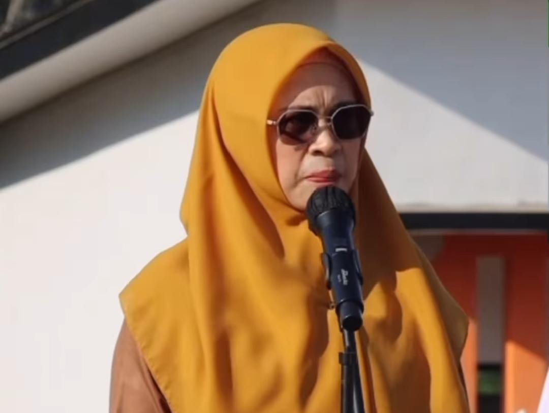 Blak-blakan! Guru Ini Viral Saat Ungkapkan Pacaran di Usia Remaja ...