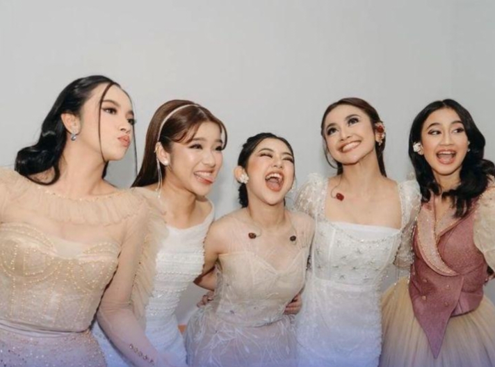 Sricandy, 5 Penyanyi Muda Jebolan Indonesian Idol Tampil Bareng di ...