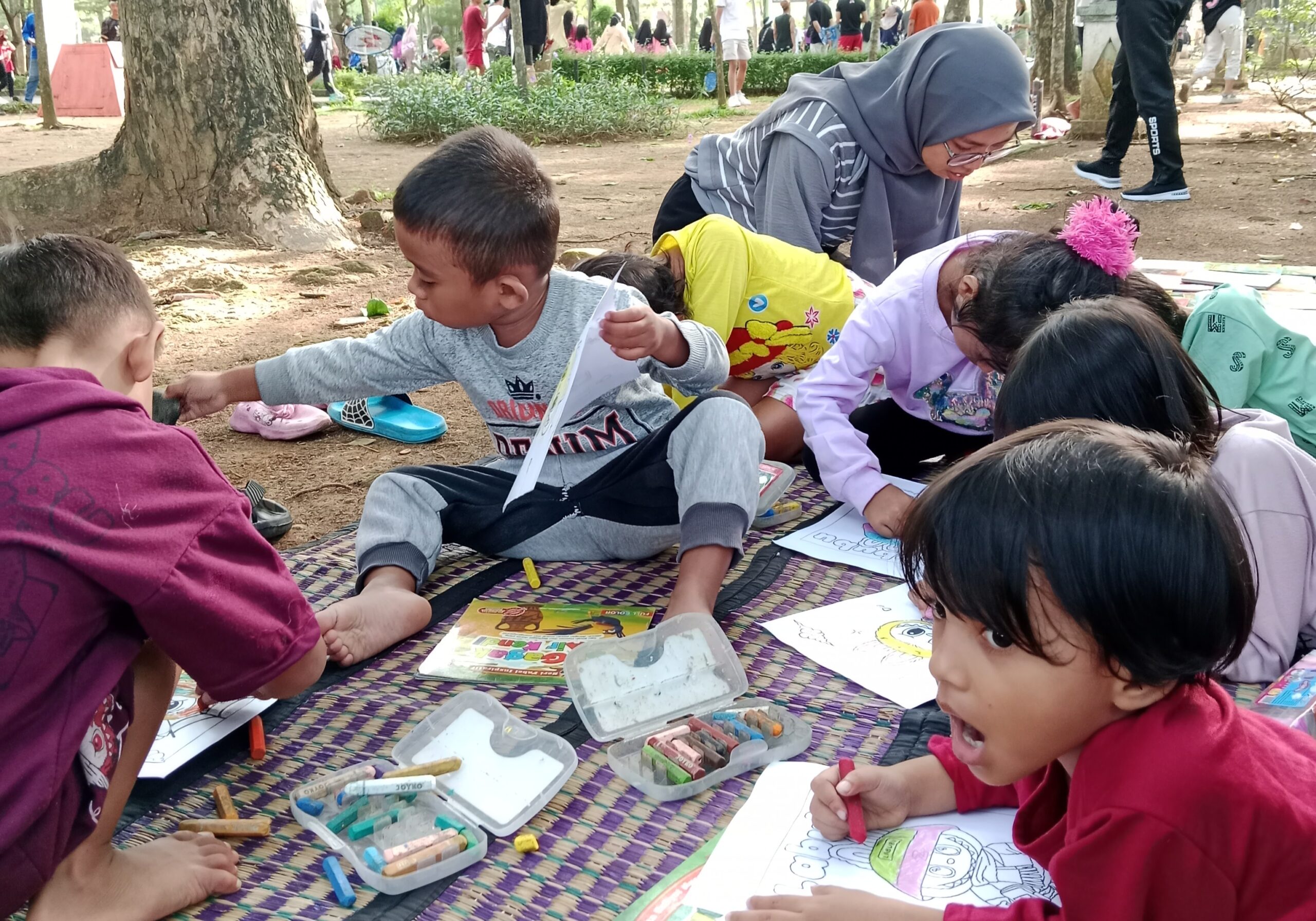 Taman Baca Keliling Zetizens Hadir Lagi di Alun-alun Kota Serang ...