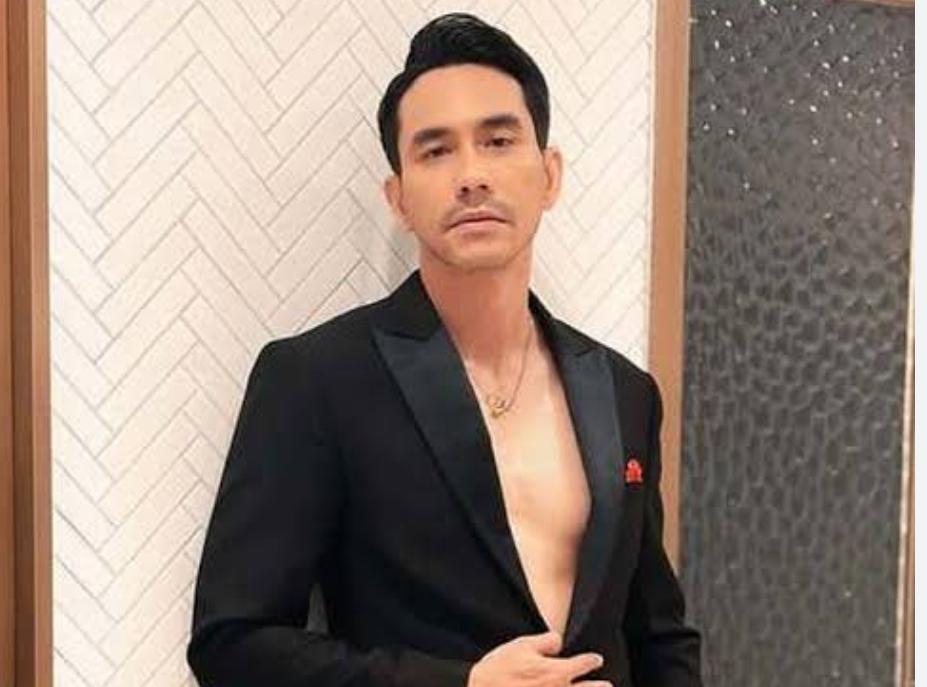 Profil Darius Sinathrya Aktor Profesional yang Bintangi Banyak Film ...