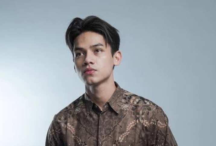 Adzando Chrisdavema Zaelani, Penyanyi Religi Bervibes Korea - zetizens.id