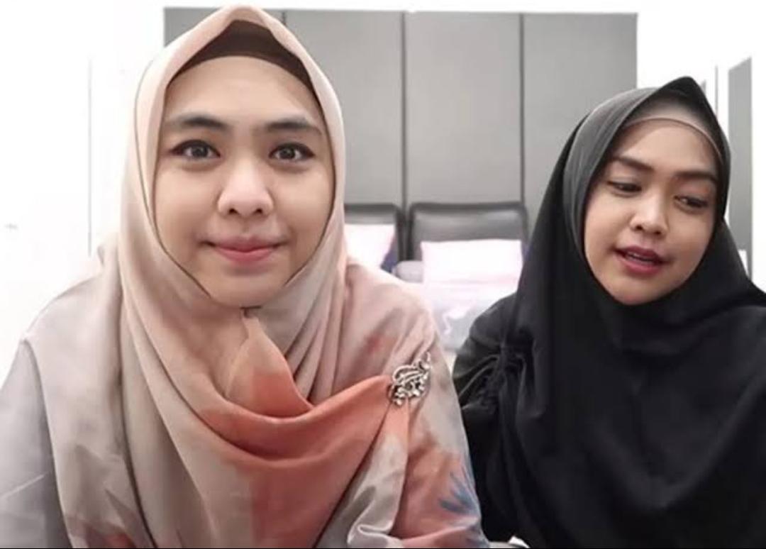 Cerita Tolong Menolong Oki Setiana Dewi dan Ria Ricis - zetizens.id