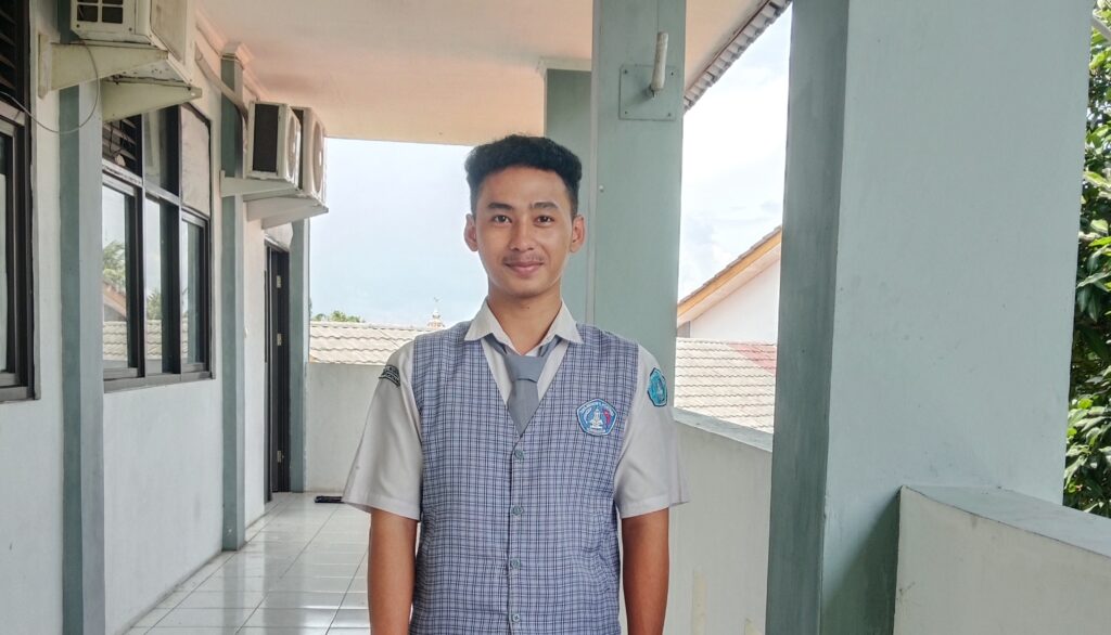 Riski Putra, Gen Z SMAN 1 Pontang, Organisasi dan Buku - zetizens.id