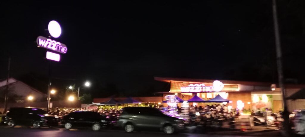 Wizzmie Serang Dibuka, jadi Tempat Nongkrong Baru Generasi Muda ...