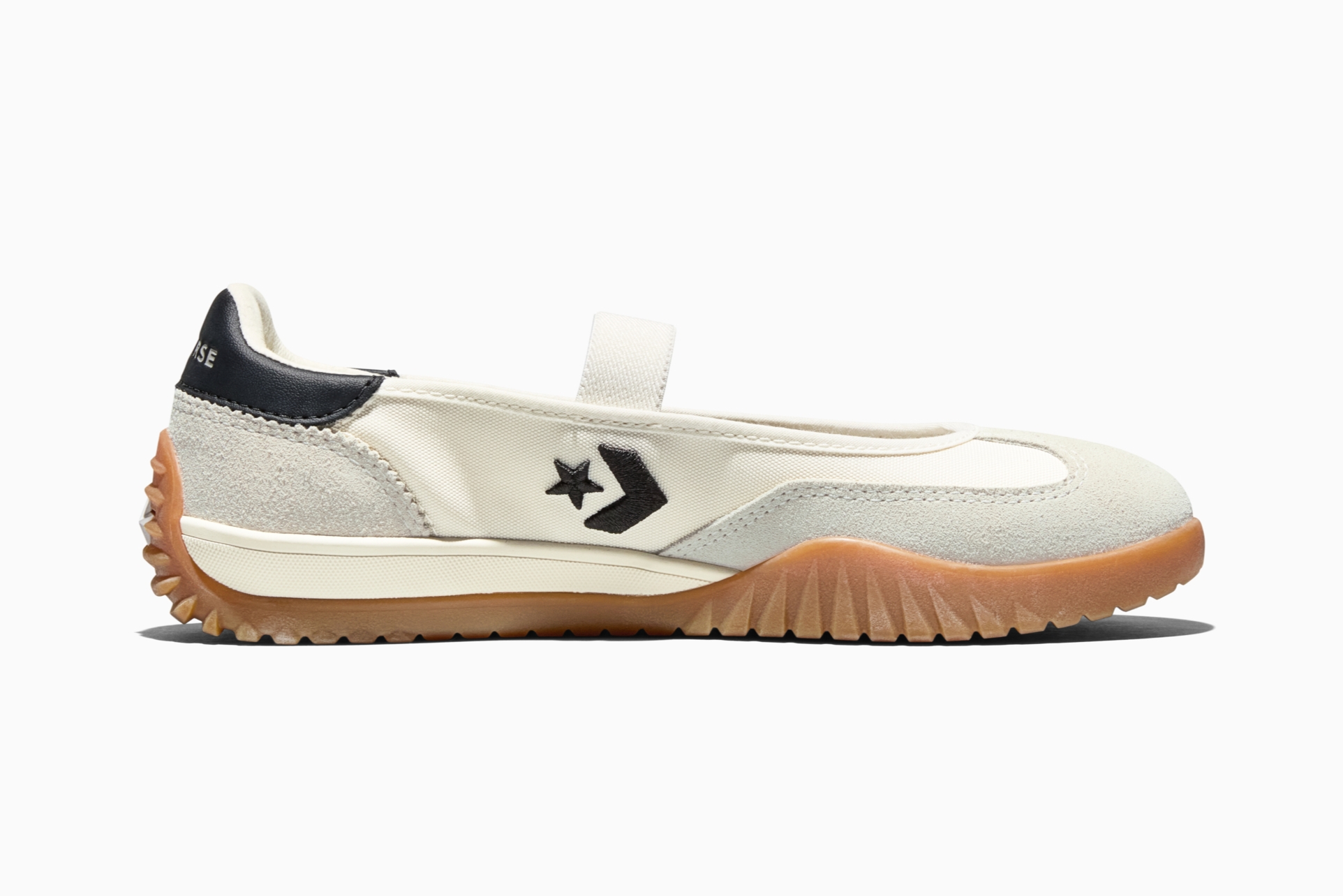 Converse Luncurkan Siluet Run Star Trainer Ballet yang Siap Jadi ...